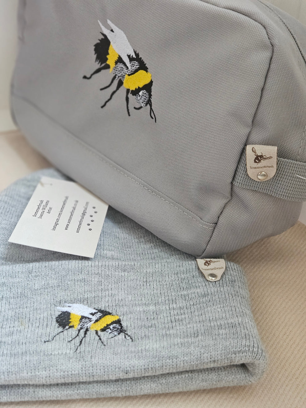 Embroidered Bee Wash Bags – Somersetbrush